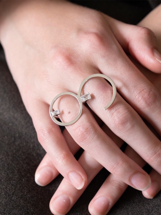 glimmering Q mark double ring - HAGO(하고)