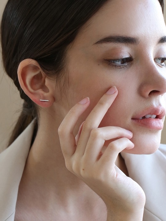 mini stick earring E030 - HAGO(하고)