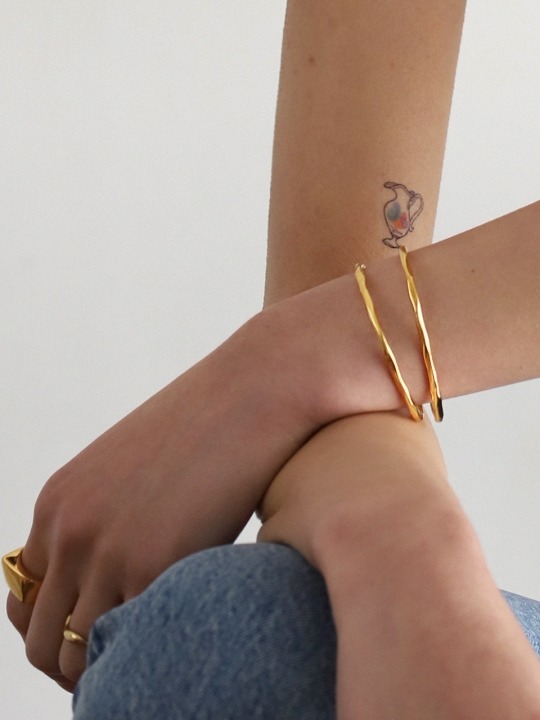 Hammered bangle (2color) - HAGO(하고)