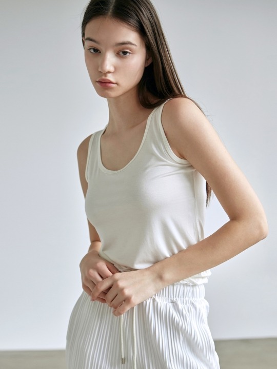 BASIC COTTON SLEEVELESS_IVORY - 하고(HAGO)