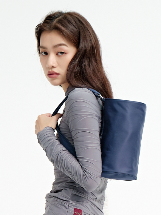 cylinder satin bag_navy - 하고(HAGO)