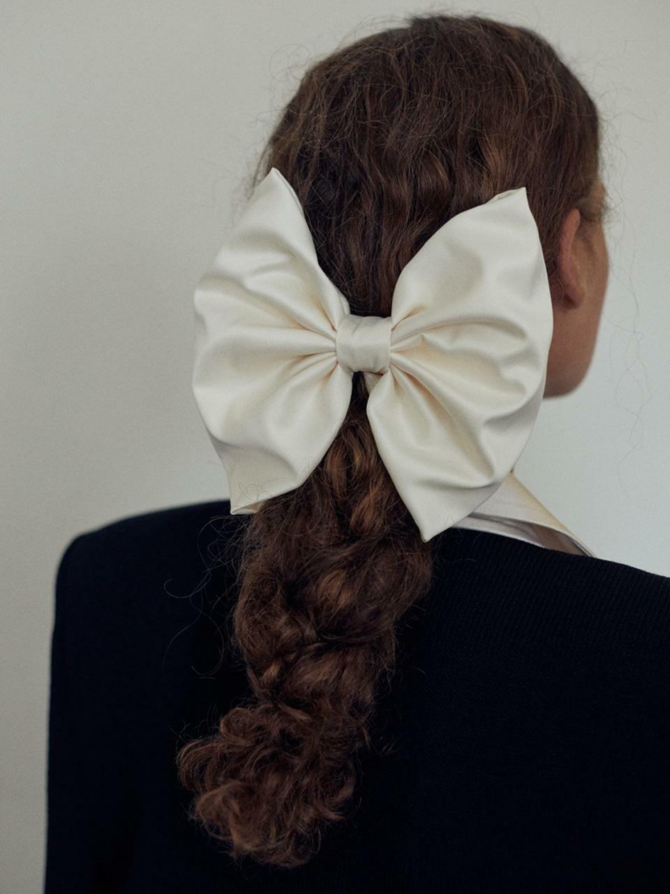 Ivory Large Satin Ribbon Hair Pin - 하고(HAGO)