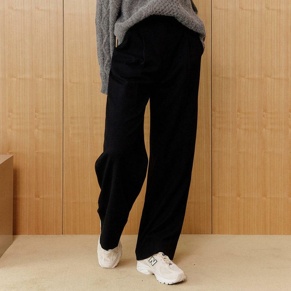[판매가 오류] BLACK JADE HERRINGBONE TUCK PANTS - HAGO(하고)