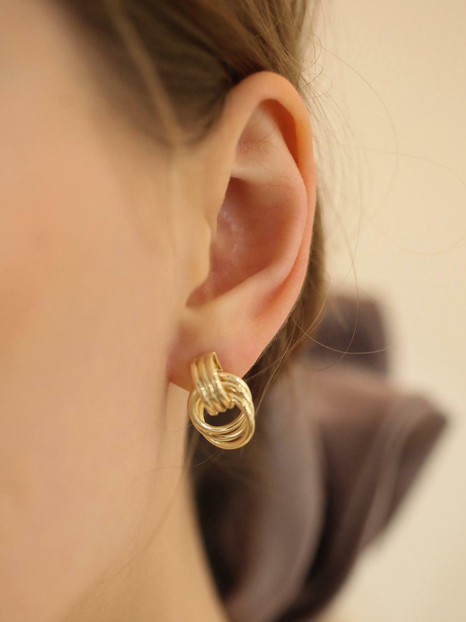 LV052 Connection ring earrings - HAGO(하고)