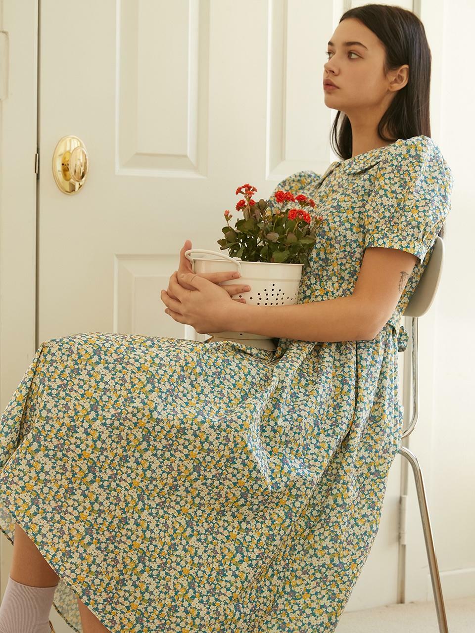 ROUND COLLAR FLARE OPS HALF SLEEVE FLOWER BLUE - HAGO(하고)