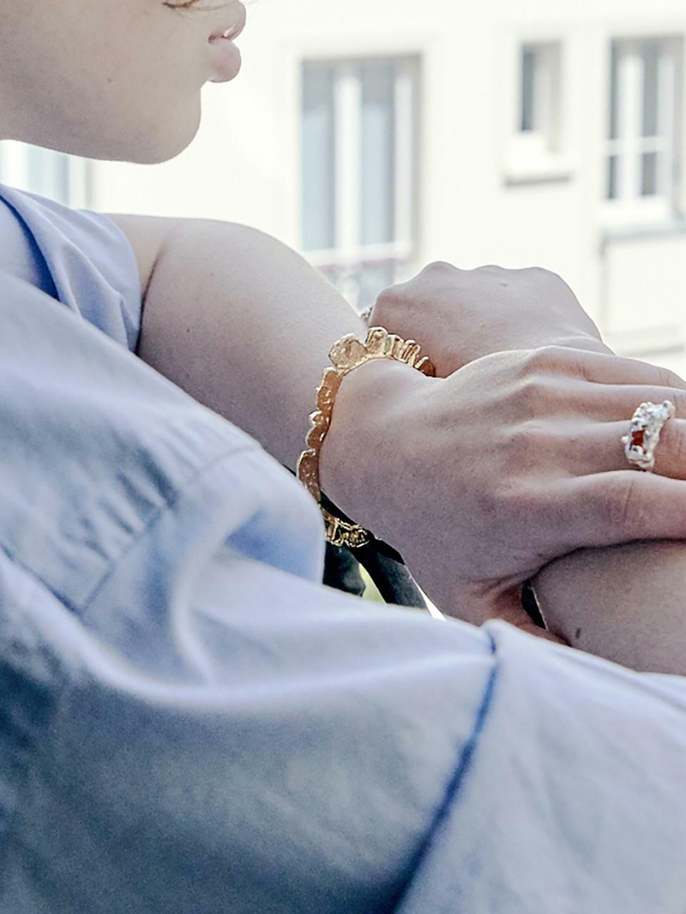 Gold Plat Flower Bangle - HAGO(하고)