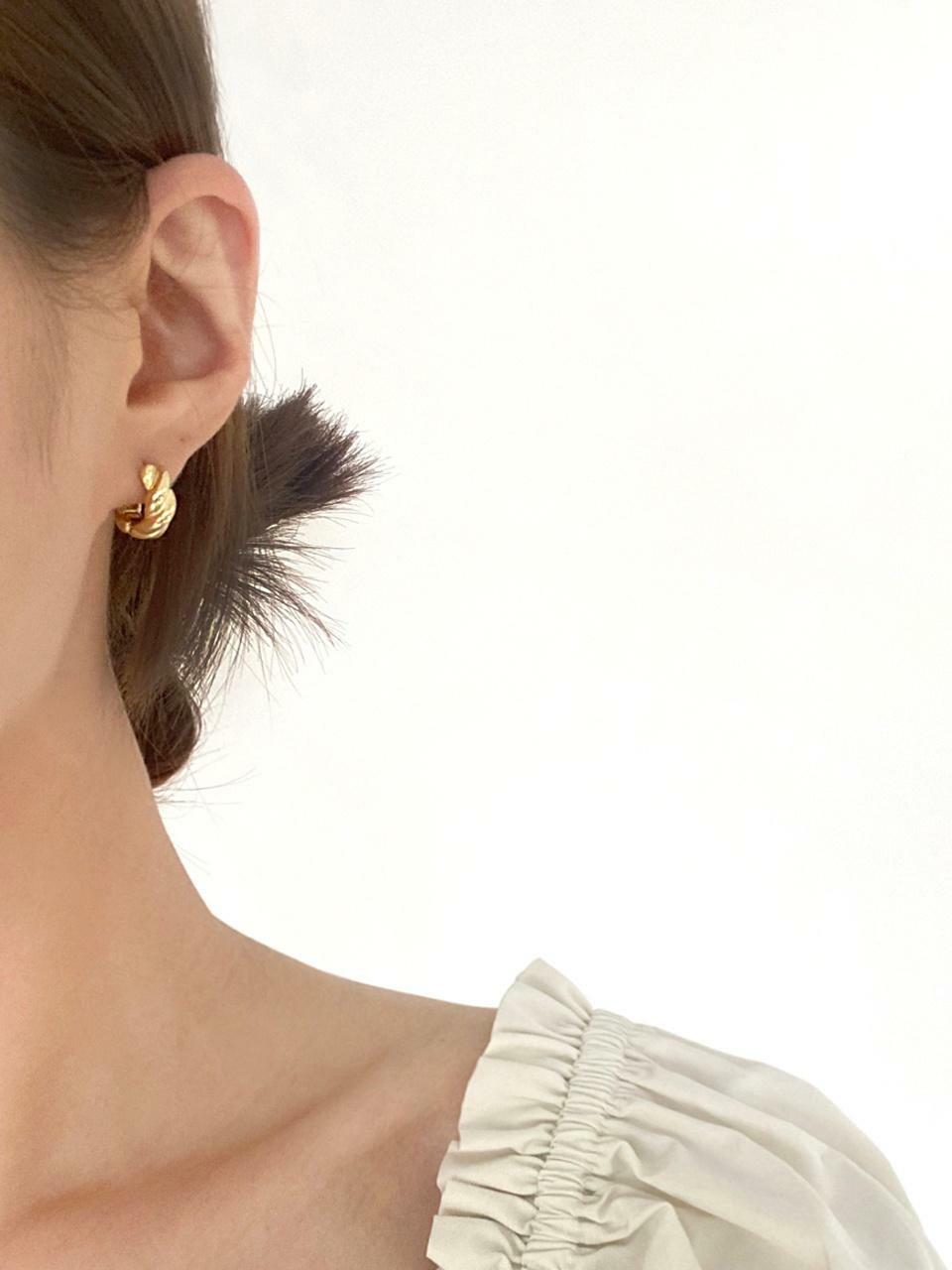 장희령 착용 Bold Twist Mini Ring Earring - HAGO(하고)