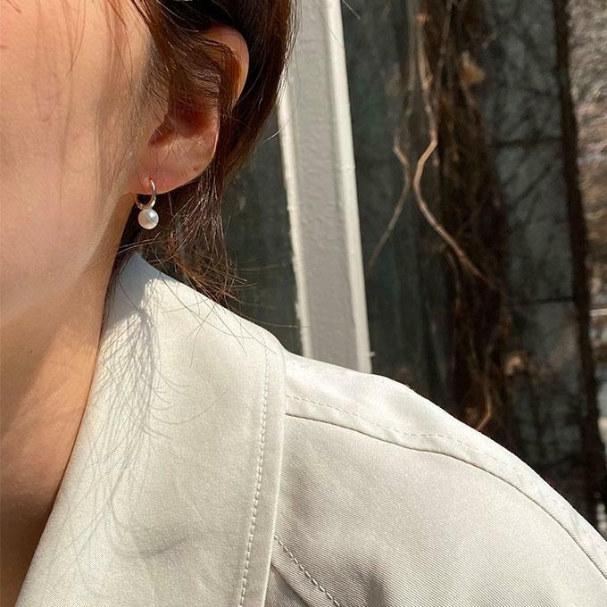 Deux.silver.116 / mini snowman earring - HAGO(하고)