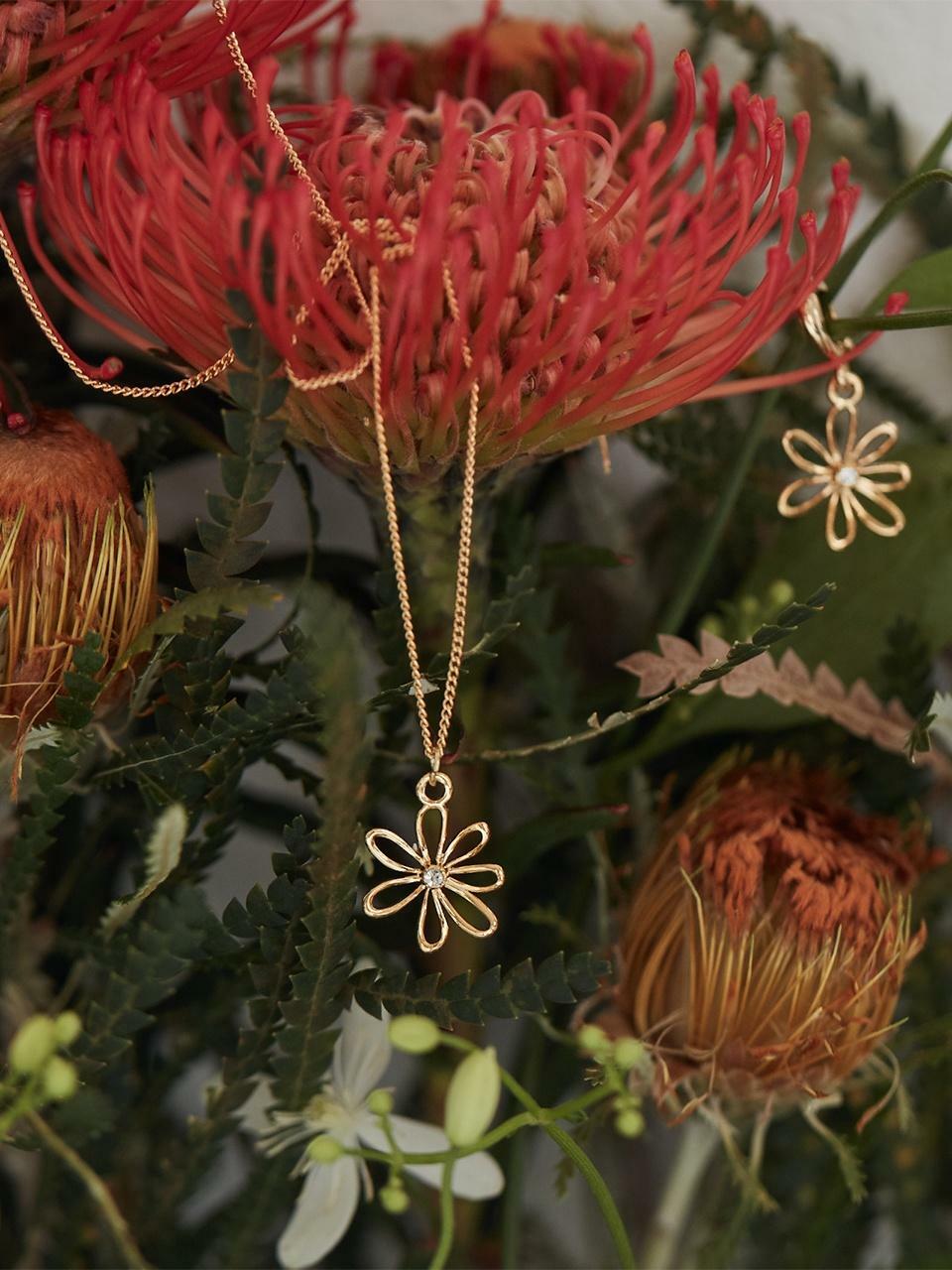 Line Daisy Necklace_VH2279NE012B - HAGO(하고)