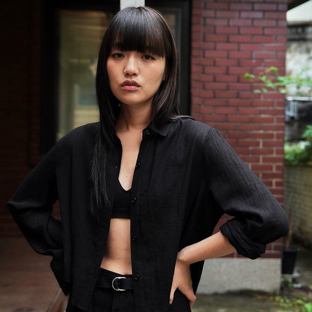 r e Crease Crop Shirts_Black - HAGO(하고)