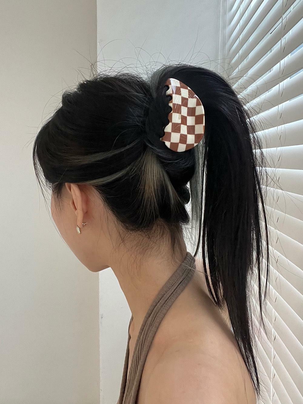 Brown checker board hair-clip - HAGO(하고)