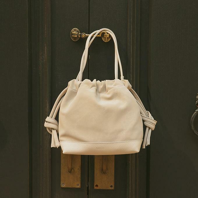 SMALL LISSE DRAWSTRING BAG_Cream - HAGO(하고)
