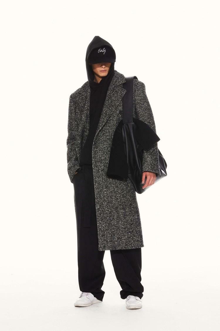 HERRINGBONE WOOL-BLENDED DOUBLE BREASTED COAT - HAGO(하고)