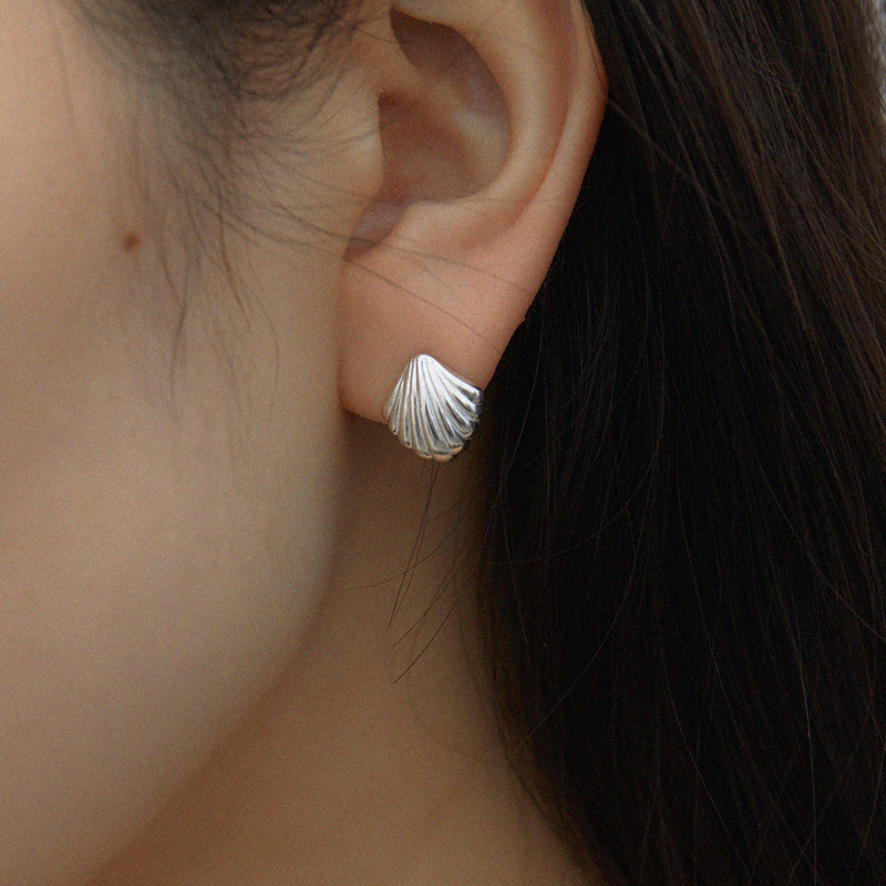 [주말특가]Mini clam earring - 하고(HAGO)