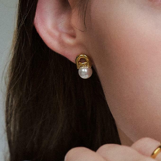 Lucid pearl stud Earring - 하고(HAGO)
