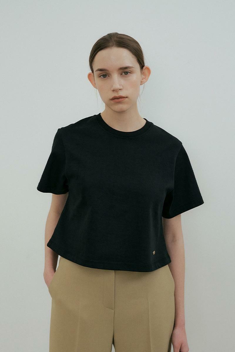 CROP OVER HALF TEE - Black - HAGO(하고)