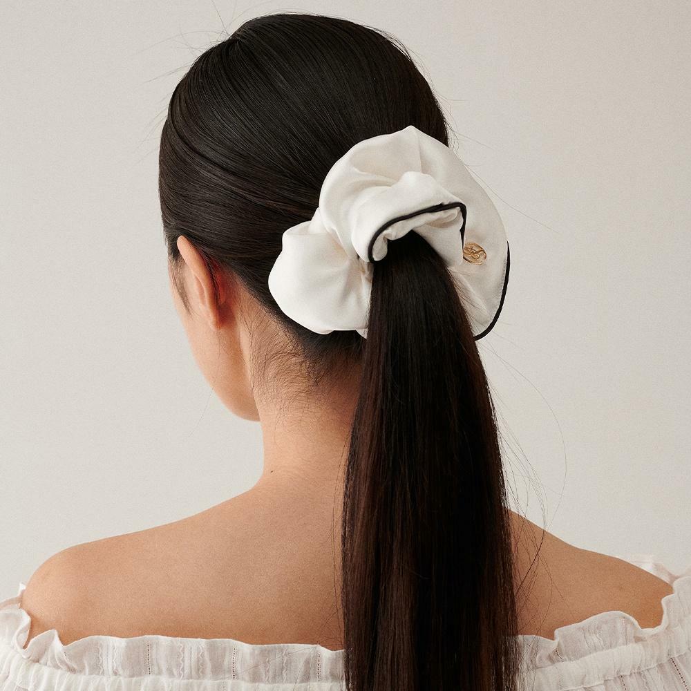 Satin Piping Scrunchie_ivory - HAGO(하고)