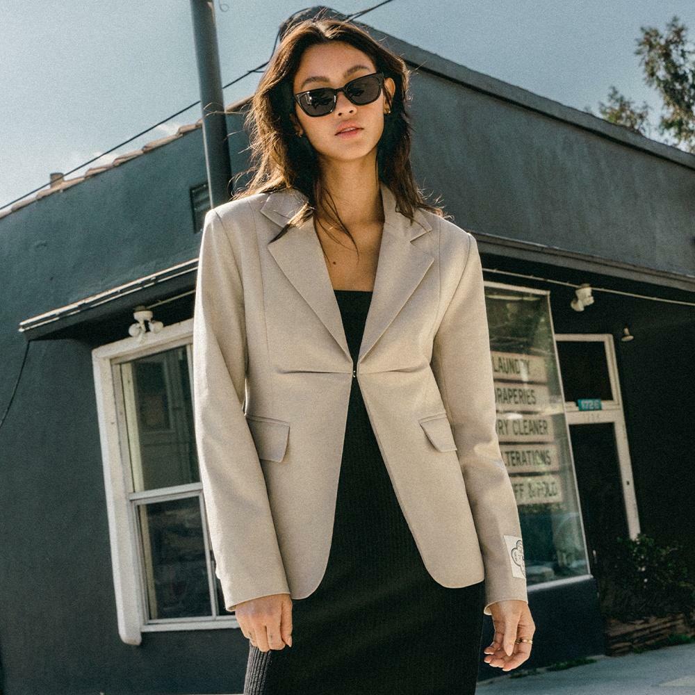 [LINE] Basic Tuck Jacket (2colors) - 하고(HAGO)