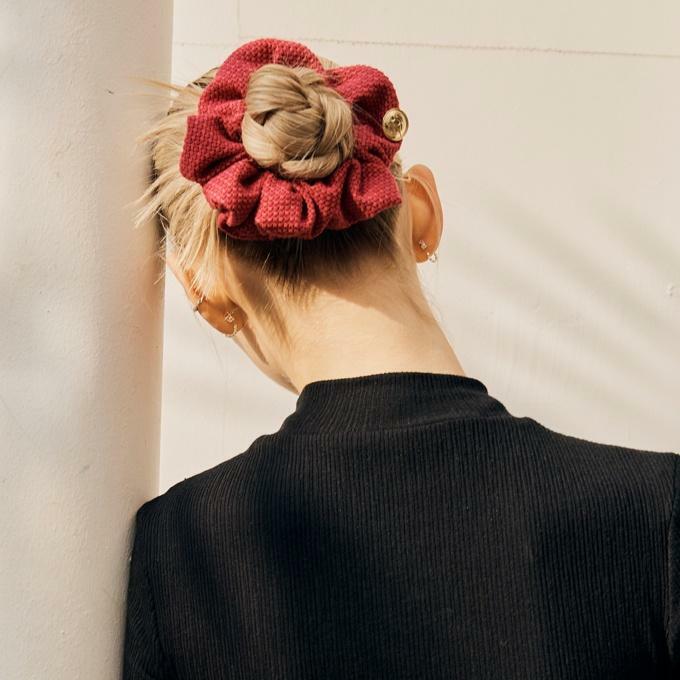 Pin button scrunchie (MAGENTA PINK) - 하고