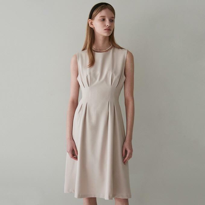 PLEATE MIDI STRING OPS_LIGHT BEIGE - 하고(HAGO)