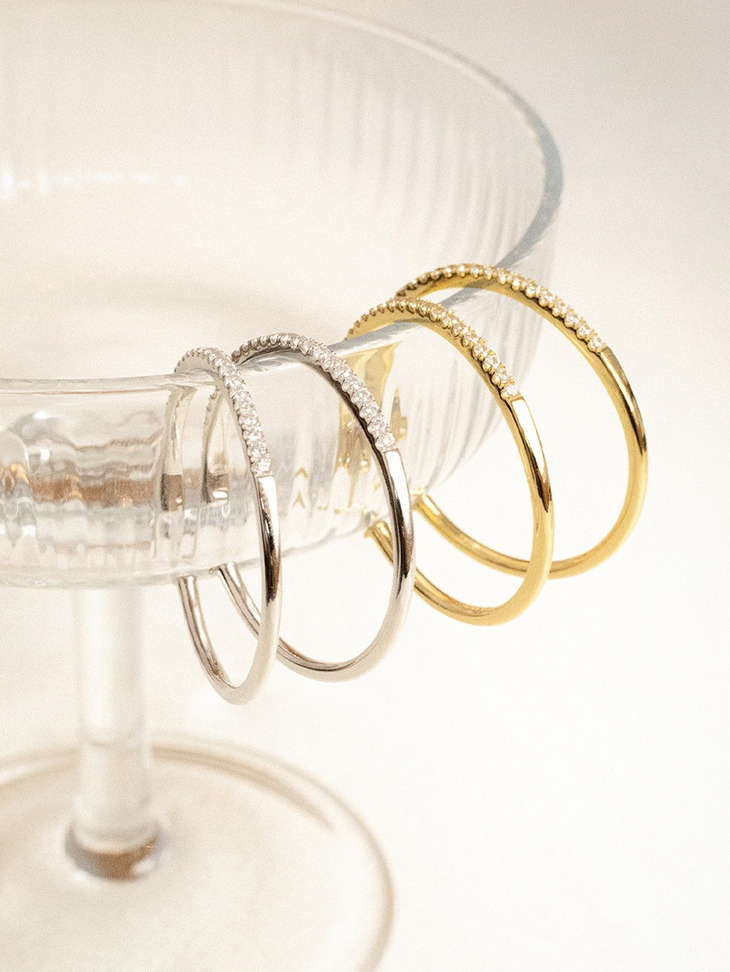 [장원영,전효성,홍수현 착용]글램 스톤세팅 후프 링 925 실버 귀걸이 E037-07H - 하고(HAGO)