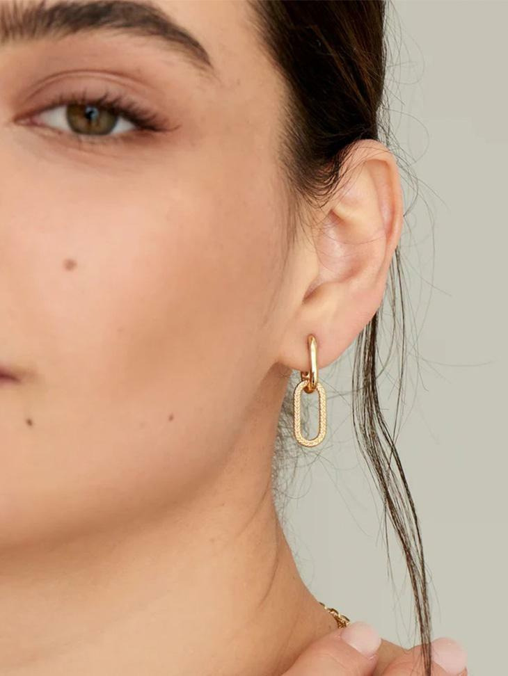 [마마무 솔라,주현영,김선아 착용] 로프 디테일 오발 드롭 링크드 원터치 925 실버 귀걸이 E036-04G - HAGO(하고)