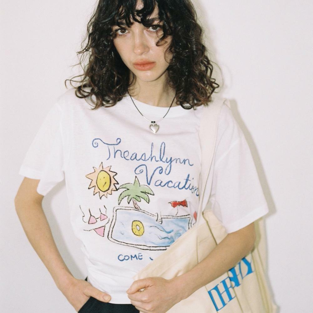 VACATION DRAWING T SHIRT - 하고(HAGO)