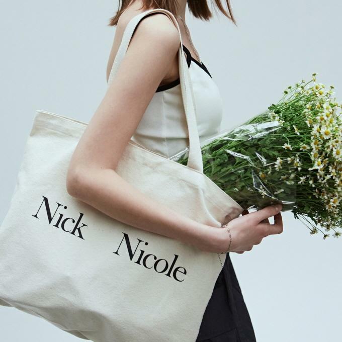 NICOLE CANVAS SQUARE ECOBAG_OATMEAL - HAGO(하고)