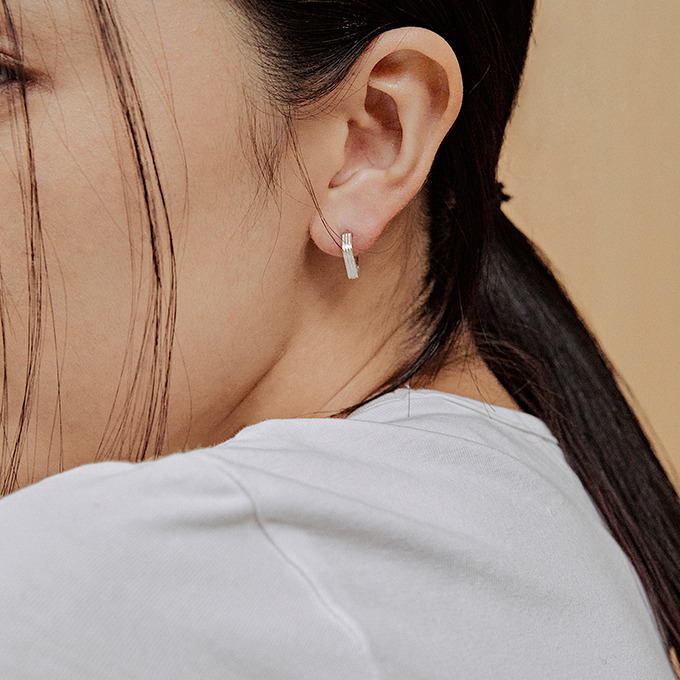 PLAIN STRIPE EARRING (silver925) - HAGO(하고)
