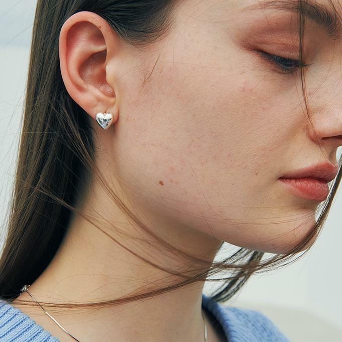 Deux.silver.27 / plump heart earring (silver) - 하고(HAGO)