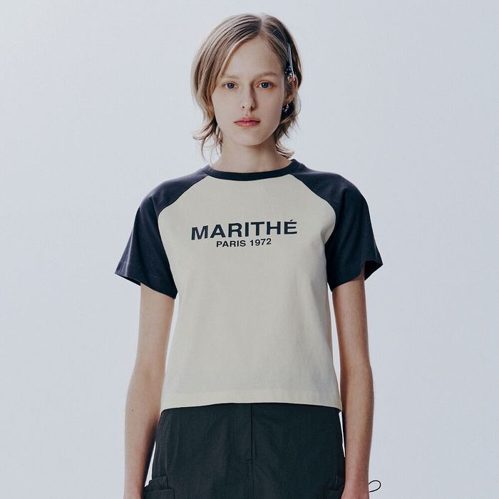 W RAGLAN REGULAR LOGO TEE navy - 하고(HAGO)