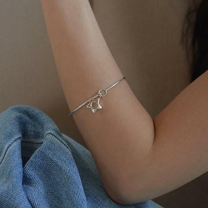 Star bangle bracelet - 하고(HAGO)