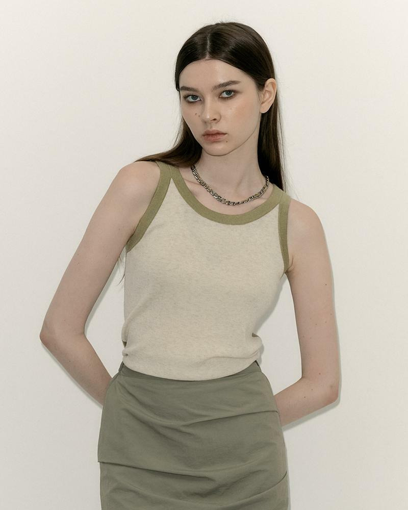 AR_Contrast round neck top_GREEN - HAGO(하고)