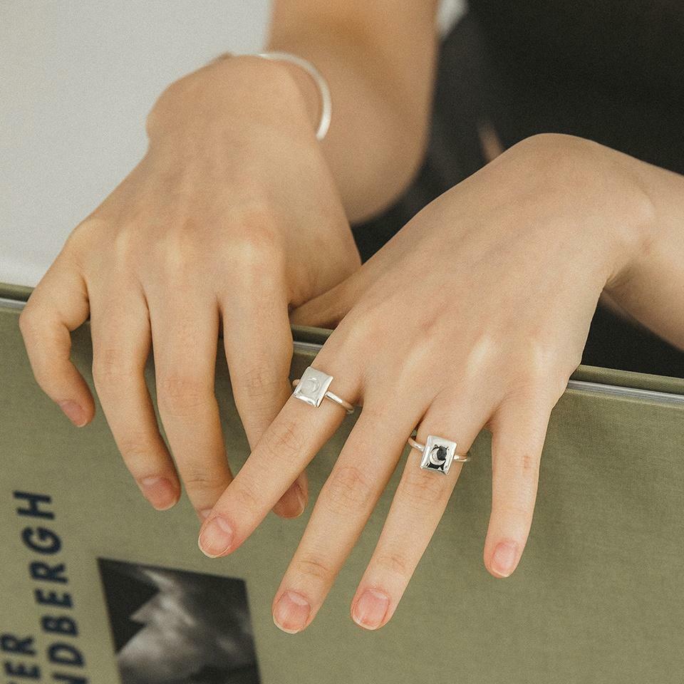 Mini Moon Bite Ring - 하고(HAGO)
