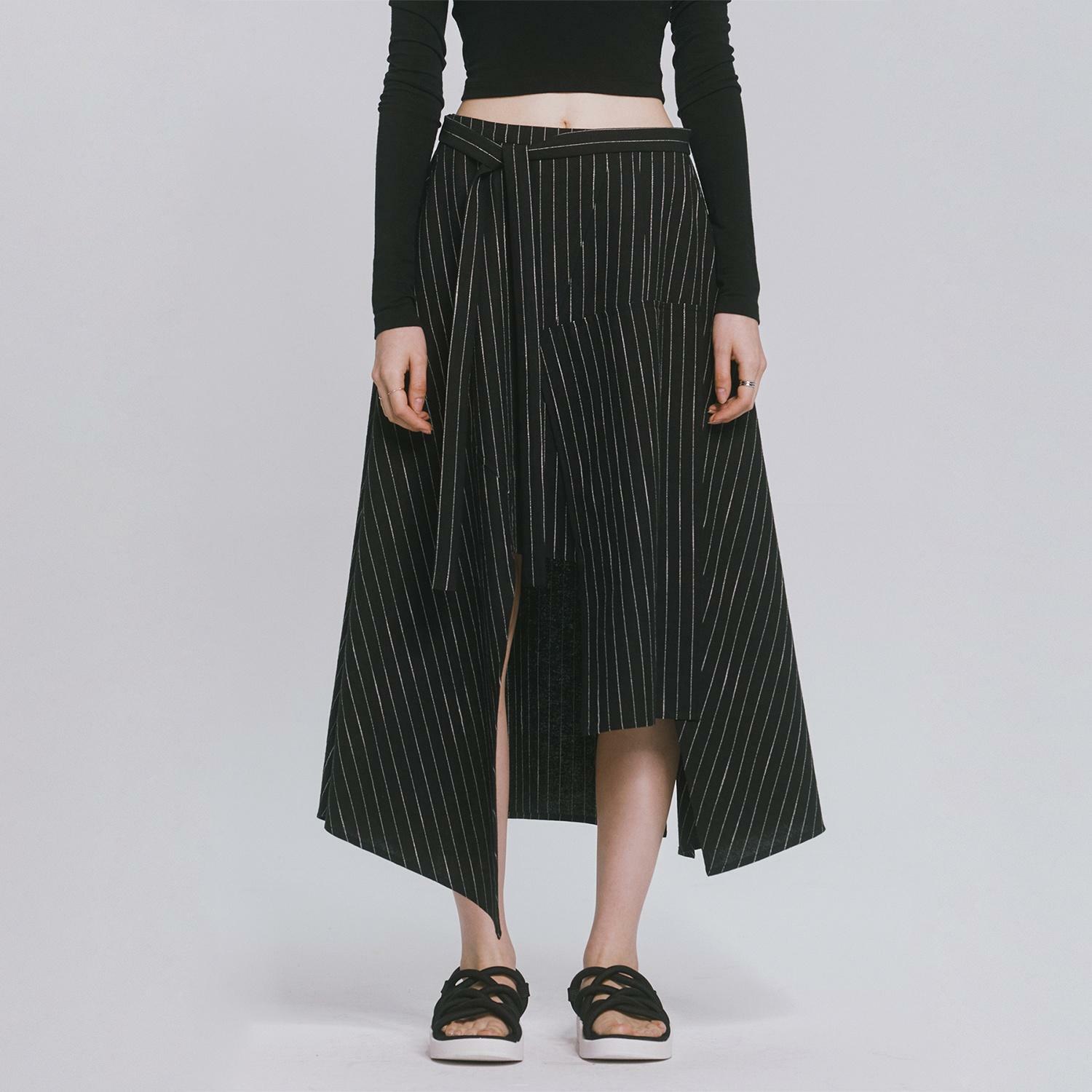 PINSTRIPED AM CUTTING SKIRT BLACK - HAGO(하고)