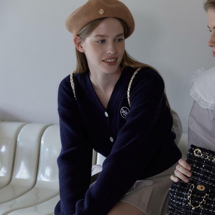 ANC EMBROIDERED V-NECK CARDIGAN_NAVY - HAGO(하고)