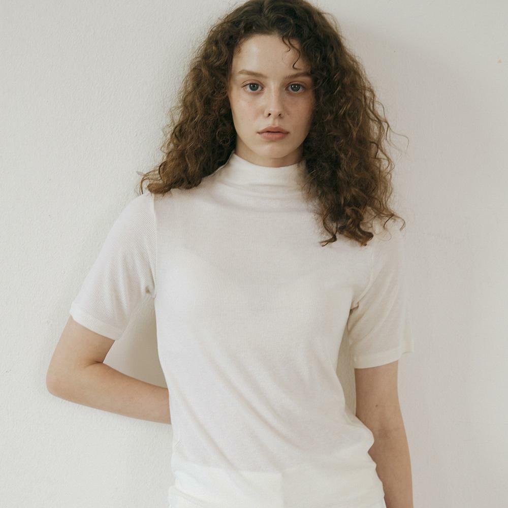 Wool half turtleneck (Ivory) - 하고(HAGO)