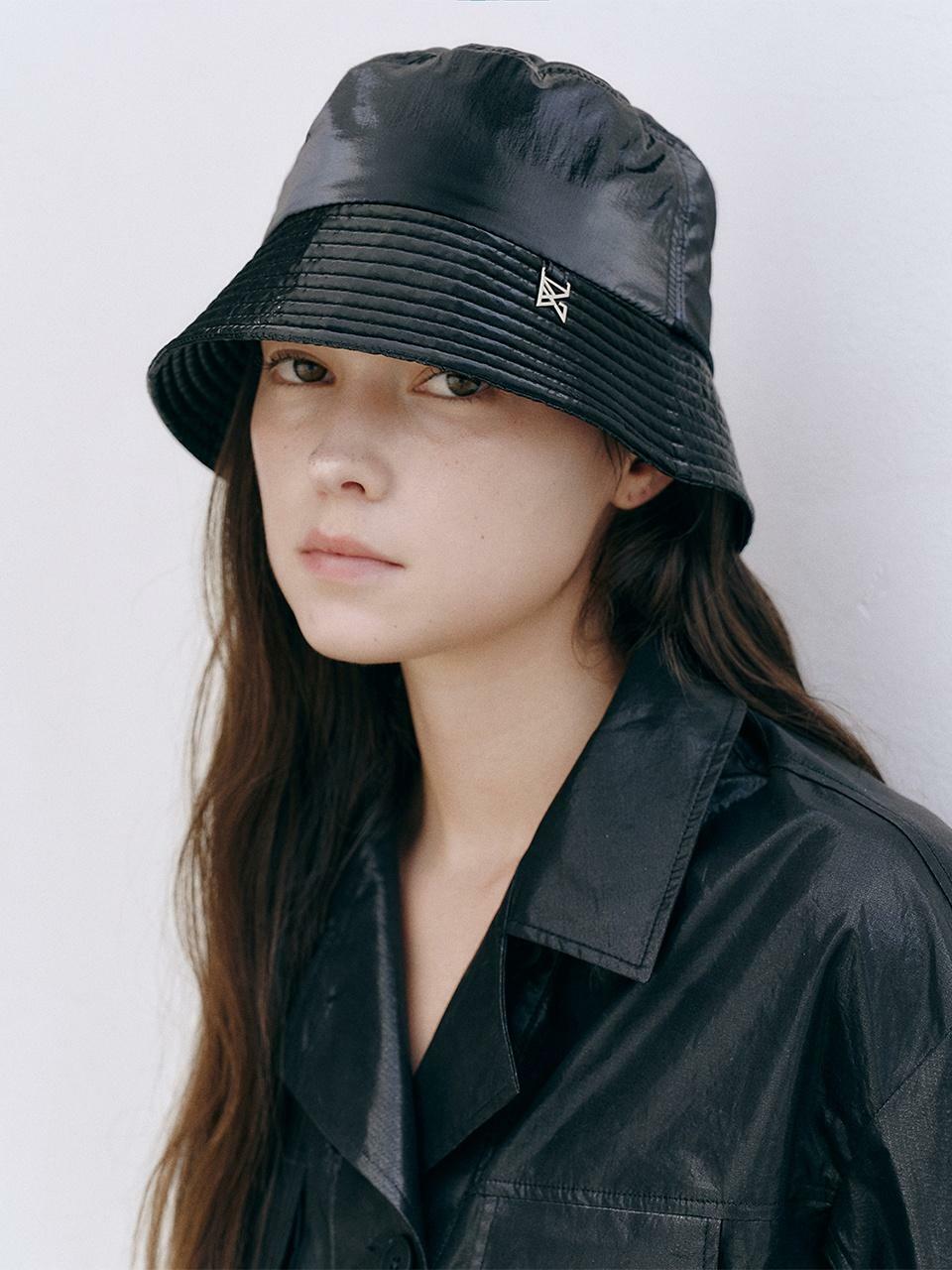 글로시 버킷햇_BLACK - HAGO(하고)