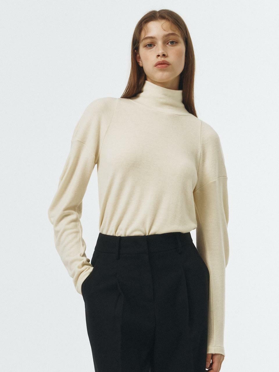 Round Shoulder Turtleneck VC239OTS007M - HAGO(하고)