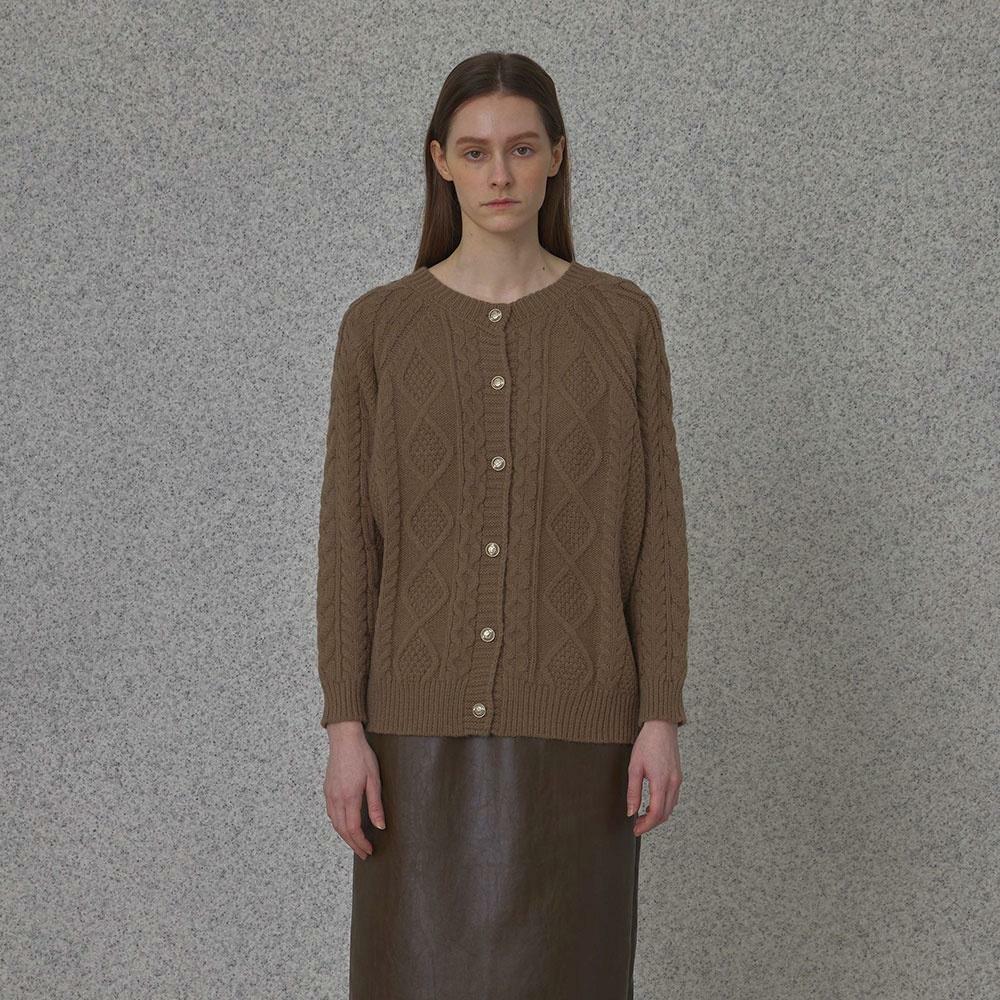 CABLE ROUND CARDIGAN (BROWN) - HAGO(하고)