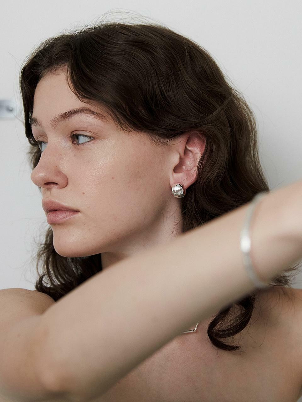 bumpy onetouch earring - silver - HAGO(하고)