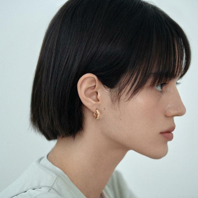 TEXTURED MINI EARRINGS(GOLD) - HAGO(하고)
