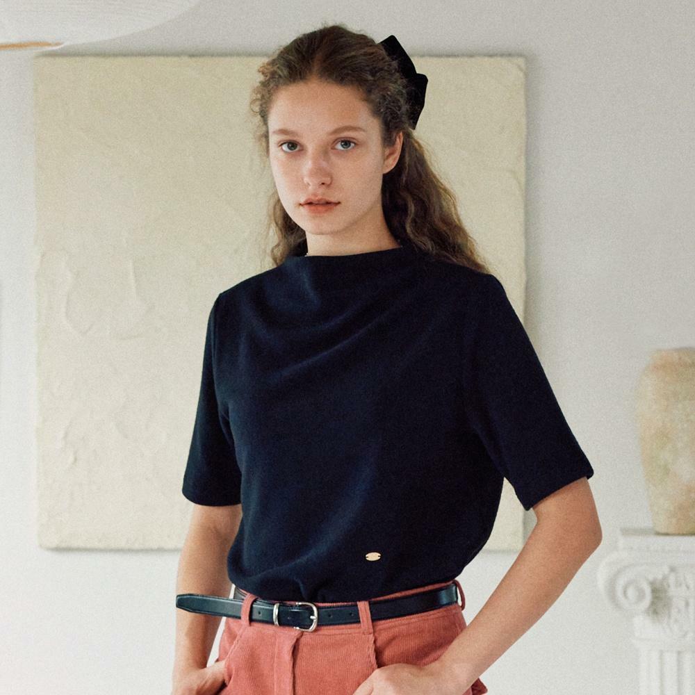 T Cozy Half Neck Blouse_Black - HAGO(하고)