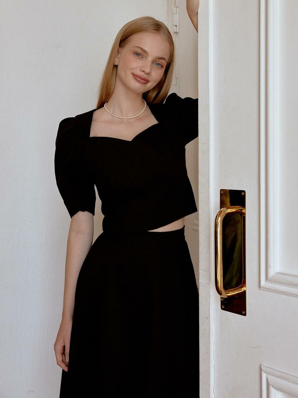 Amy volume blouse (black) - 하고