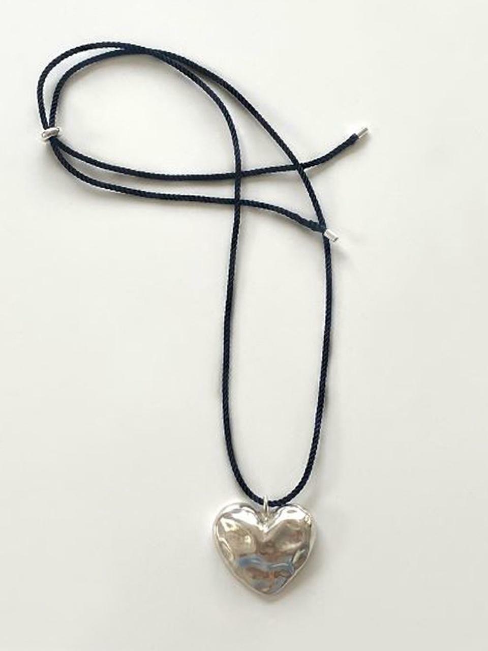 조이현 착용 Bumpy Heart Necklace(middle) - HAGO(하고)