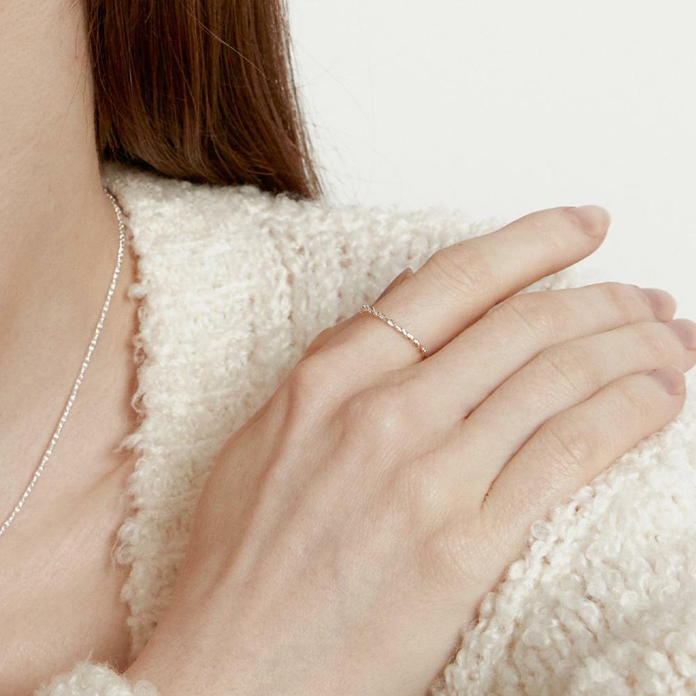 마나에트 Two Line Twisted R - 하고(HAGO)