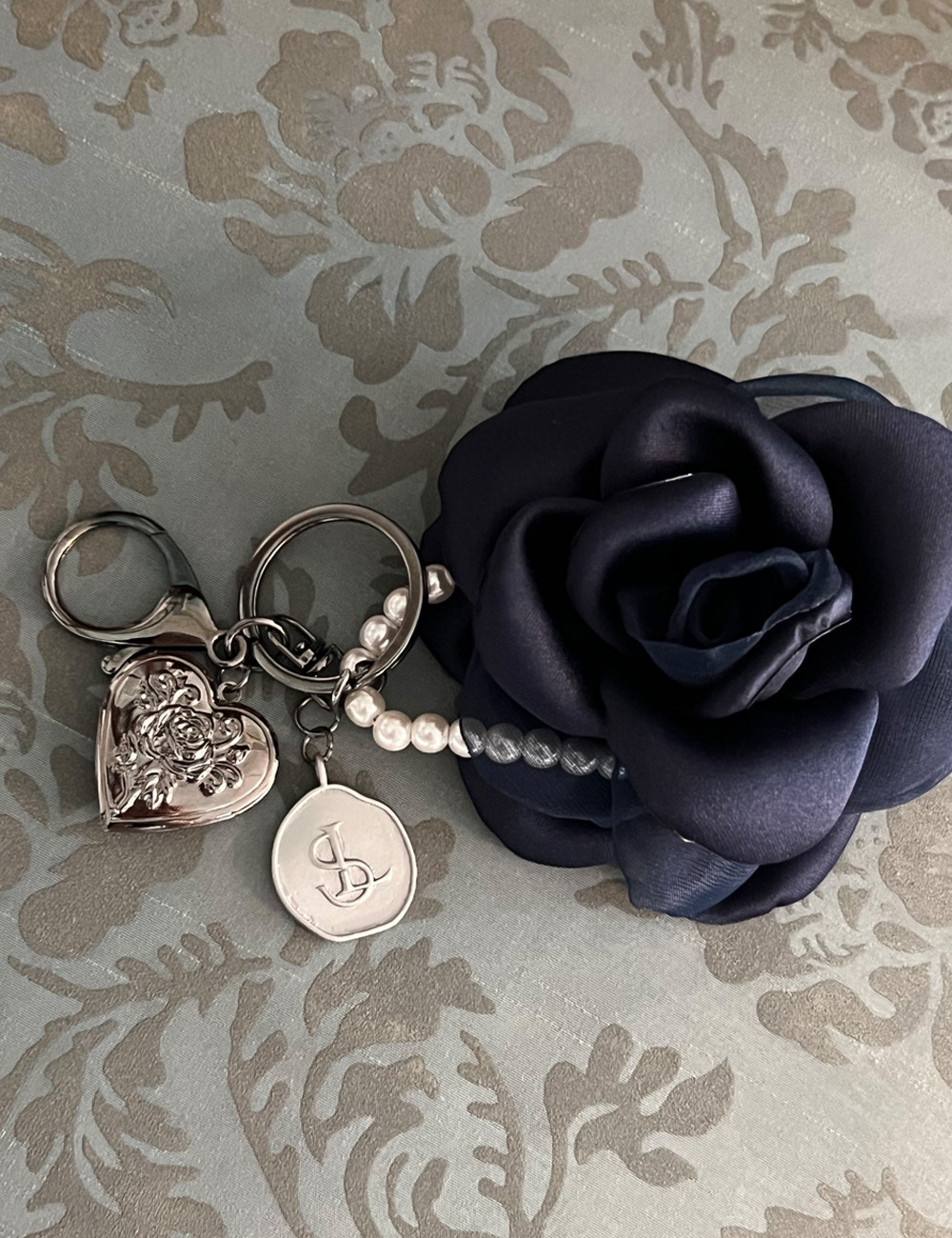 Heart Locket Coin Rose Key Ring Holder - HAGO(하고)