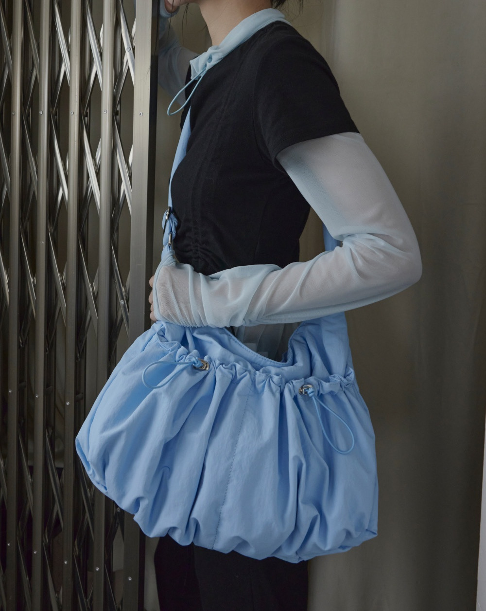 WRINKLE MESH STRING TURTLE NECK BLUE - 하고