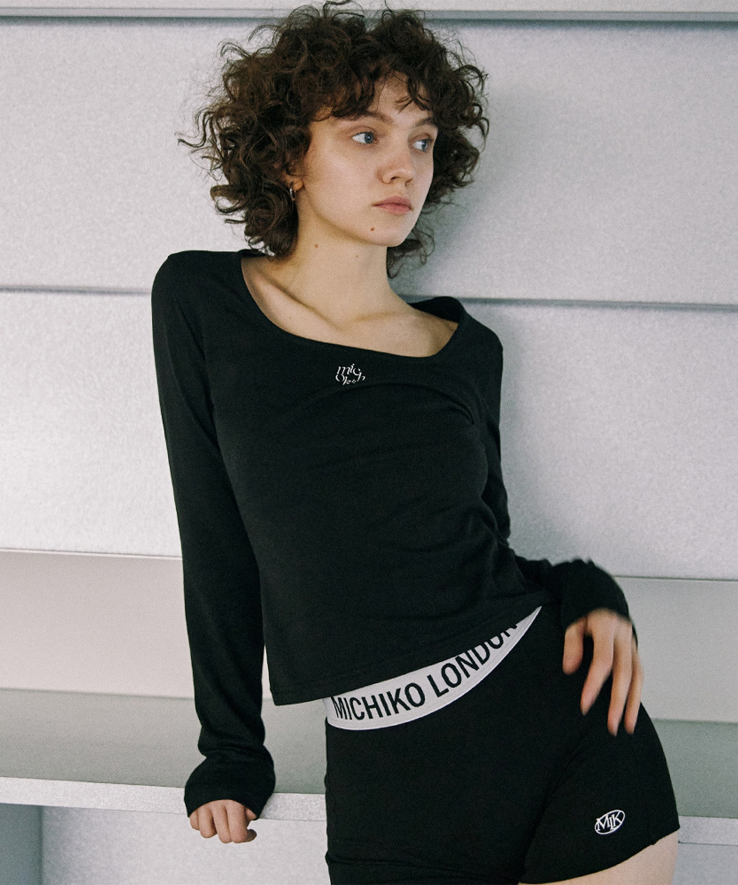 BASIC SQUARE NECK TOP BLACK - HAGO(하고)