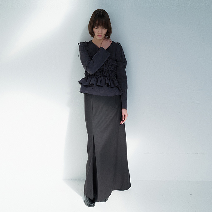 SIDE PLEATS MAXI SKIRT (BLACK) - 하고